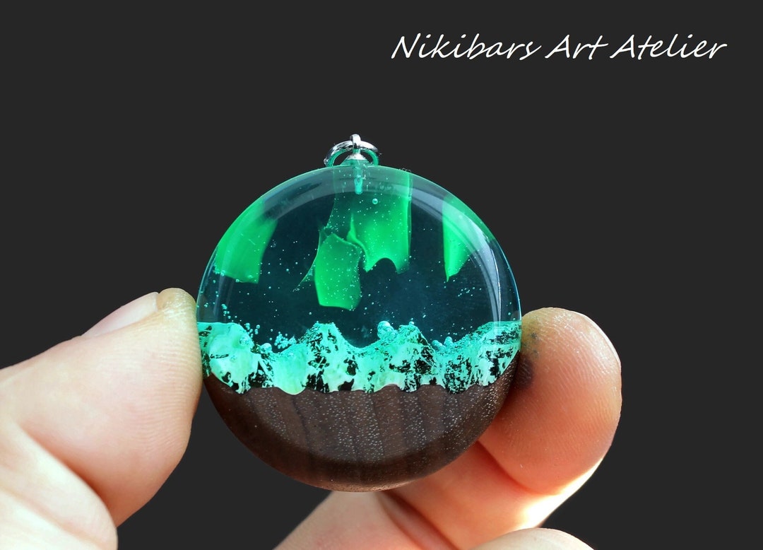 Northern Lights Jewelry - Aurora Borealis Necklace - Green UV Glow ...