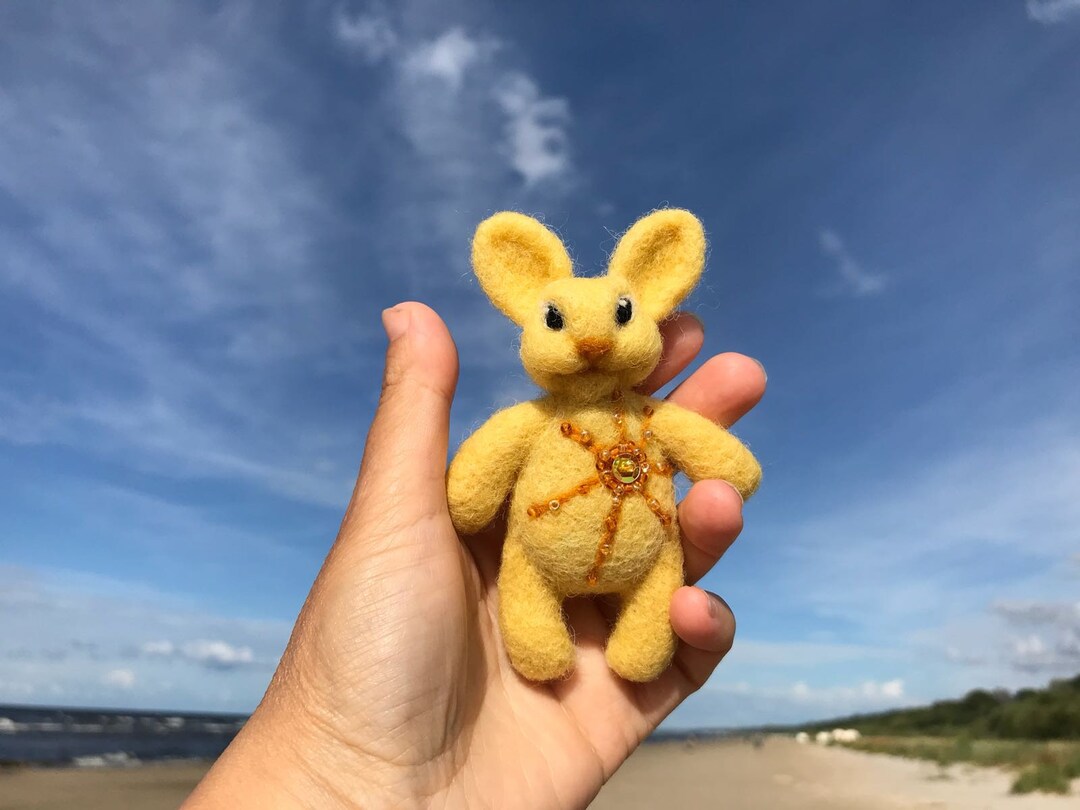 Needle Felted Bunny Brooch, Yellow Bunny, Sunny Bunny - Etsy