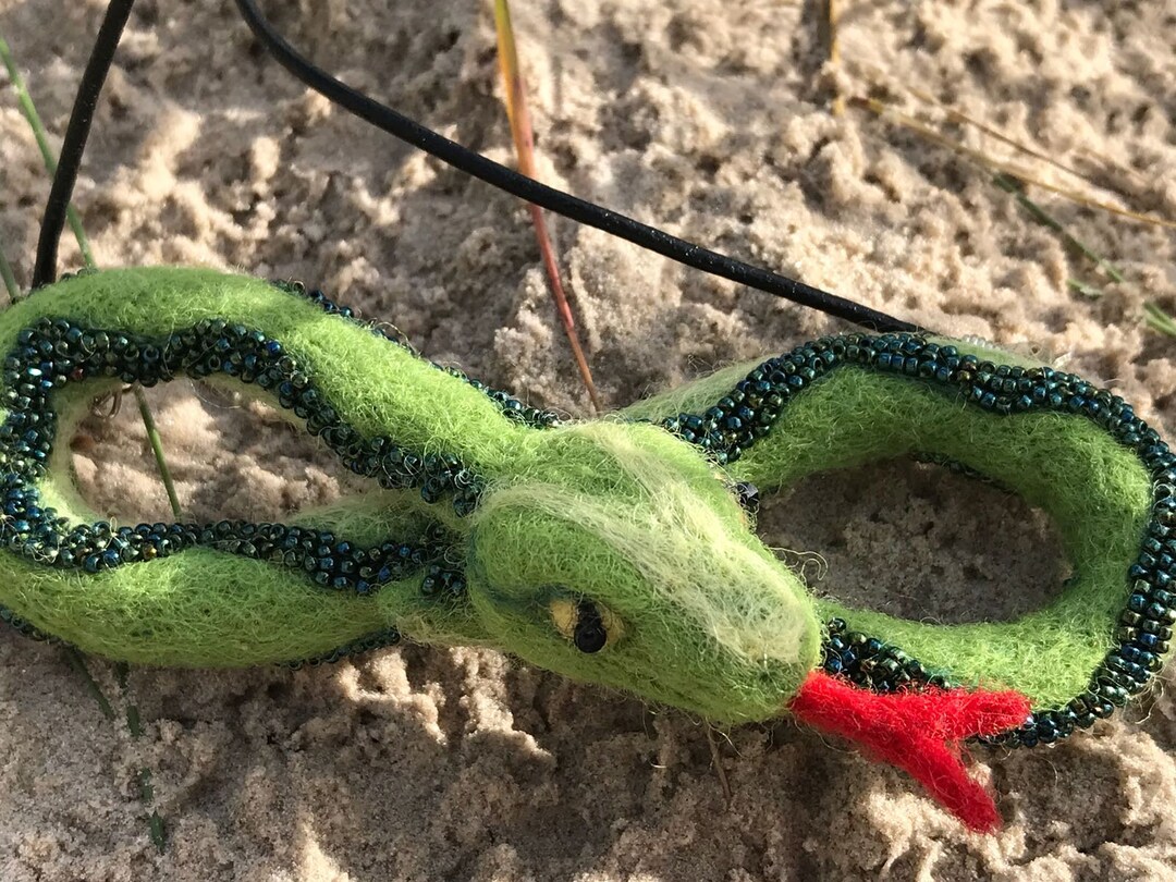 Needle Felted Green Snake,magnet,necklace,infinity. - Etsy