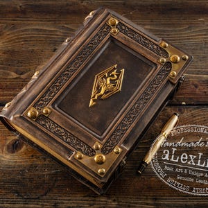 Skyrim Leather Journal - 8 X 10 Inches Large - 600 Blank Pages ...