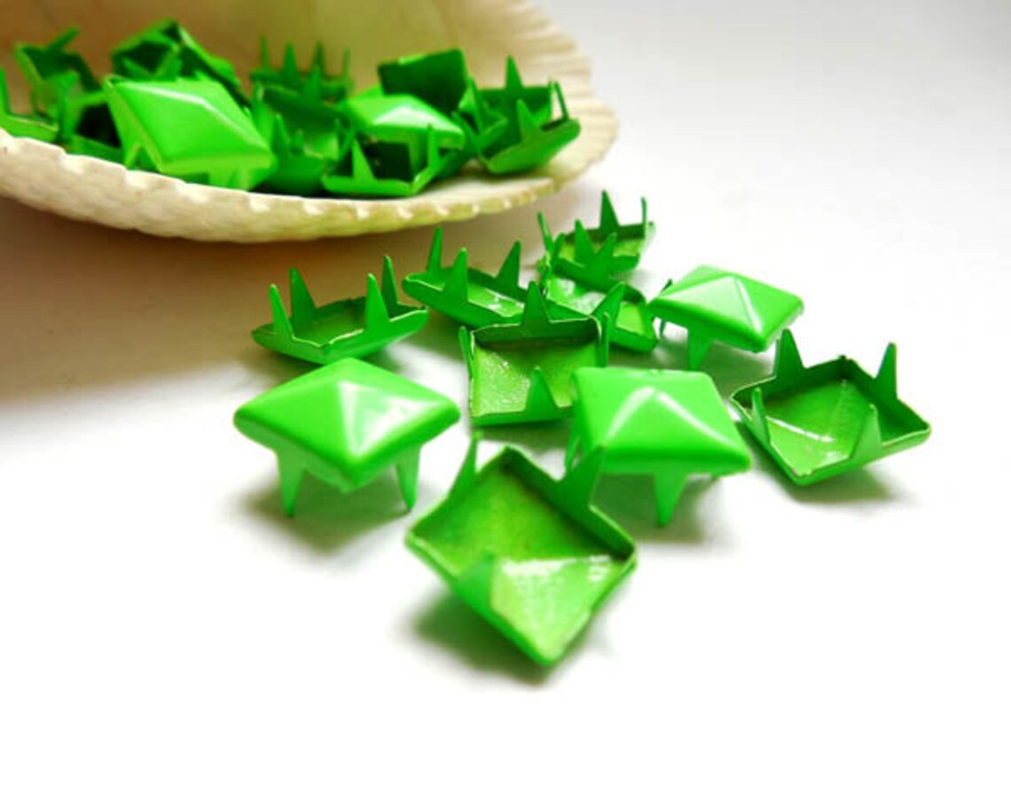 50 Green Pyramid Square Studs 9mm 39-20 - Etsy