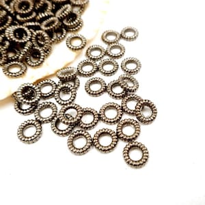 50/100 Gunmetal Textured Jump Rings 6mm, Closed Loop - 10-GM-16 - Etsy