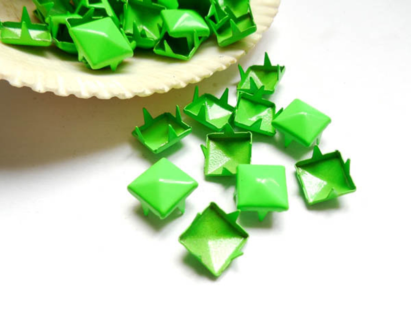 50 Green Pyramid Square Studs - 9mm - 39-20 - Etsy