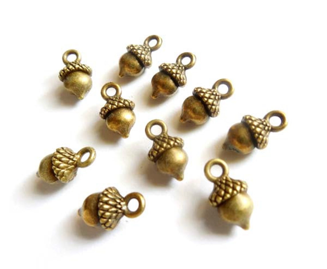 10 Antique Bronze Acorn Charms - 39-32 - Etsy