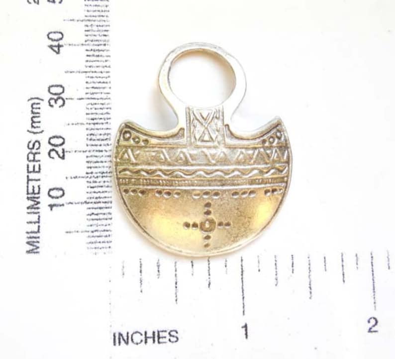 1 Antique Silver Moroccan Style Shield Pendant/charm - 21-53-1 - Etsy
