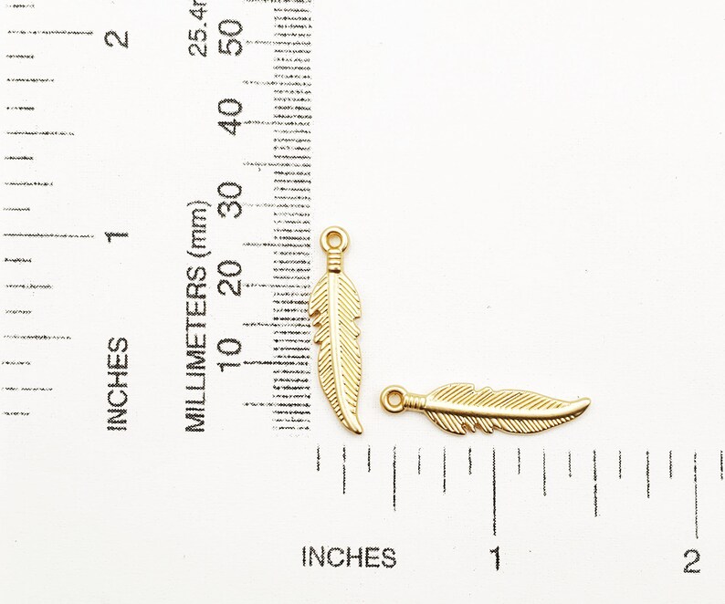 6 Matte or Light Gold Plated Feather Charms - 22-24-4 - Etsy