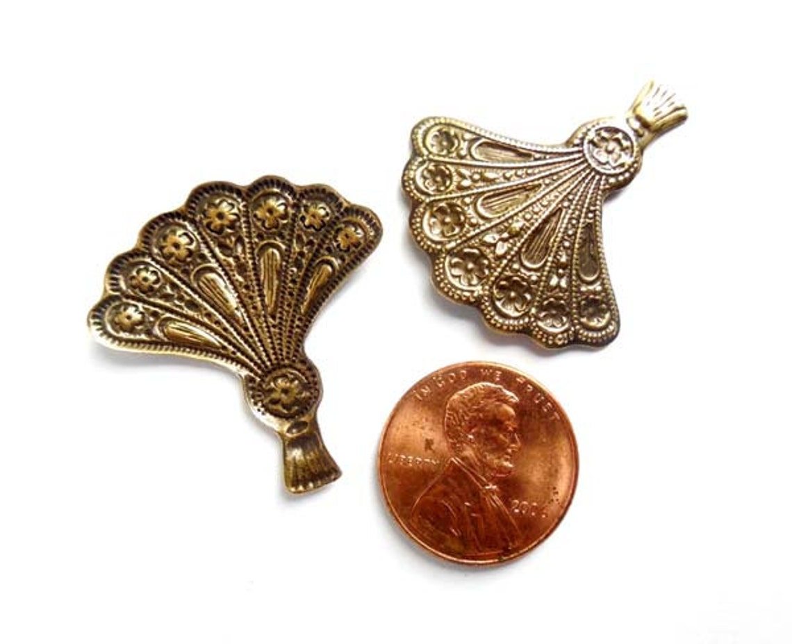2 Antique Brass Fan Stampings - 22-17-5 - Etsy