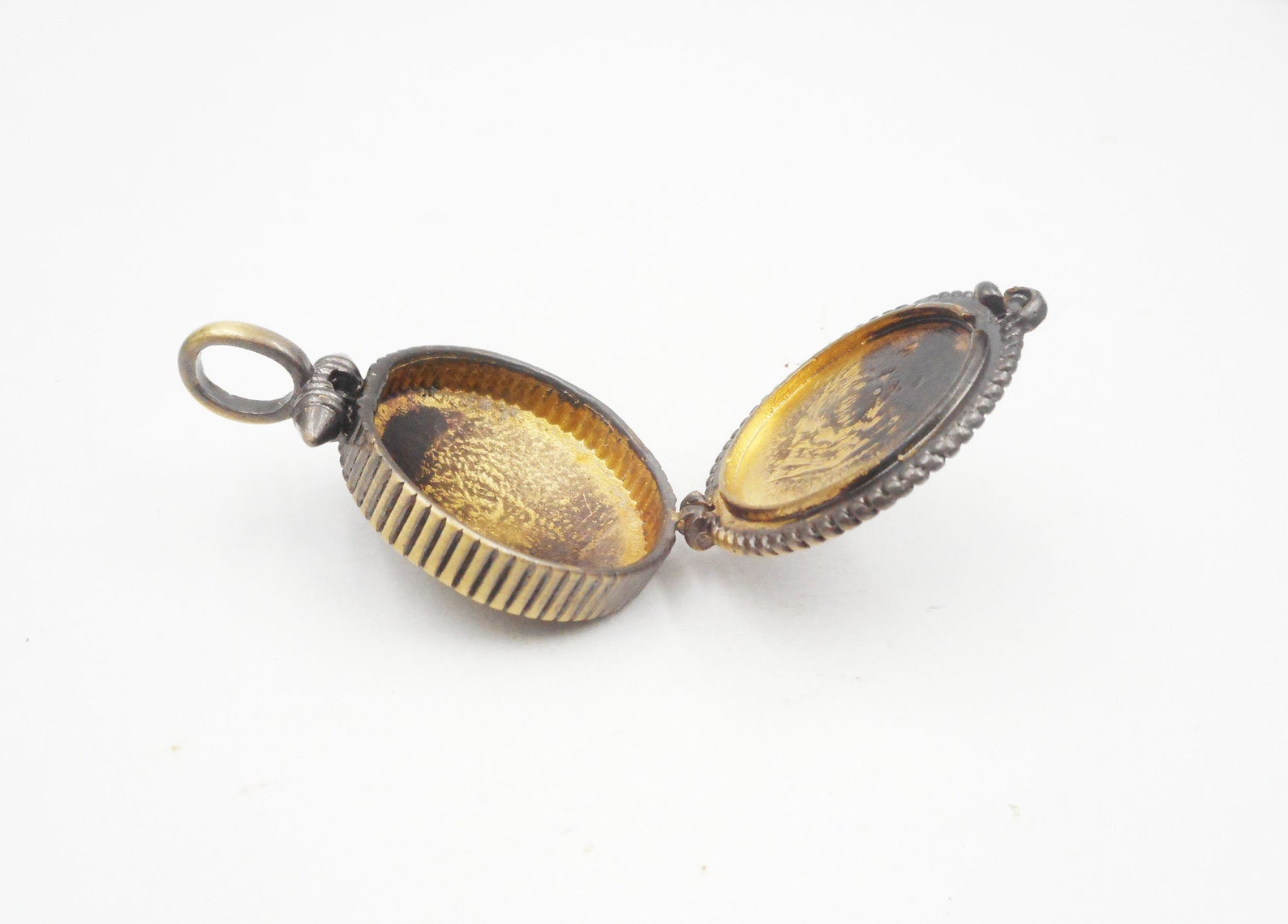 1 Antique Bronze Lotus Flower Locket With Hinged Lid 20-R-7 - Etsy