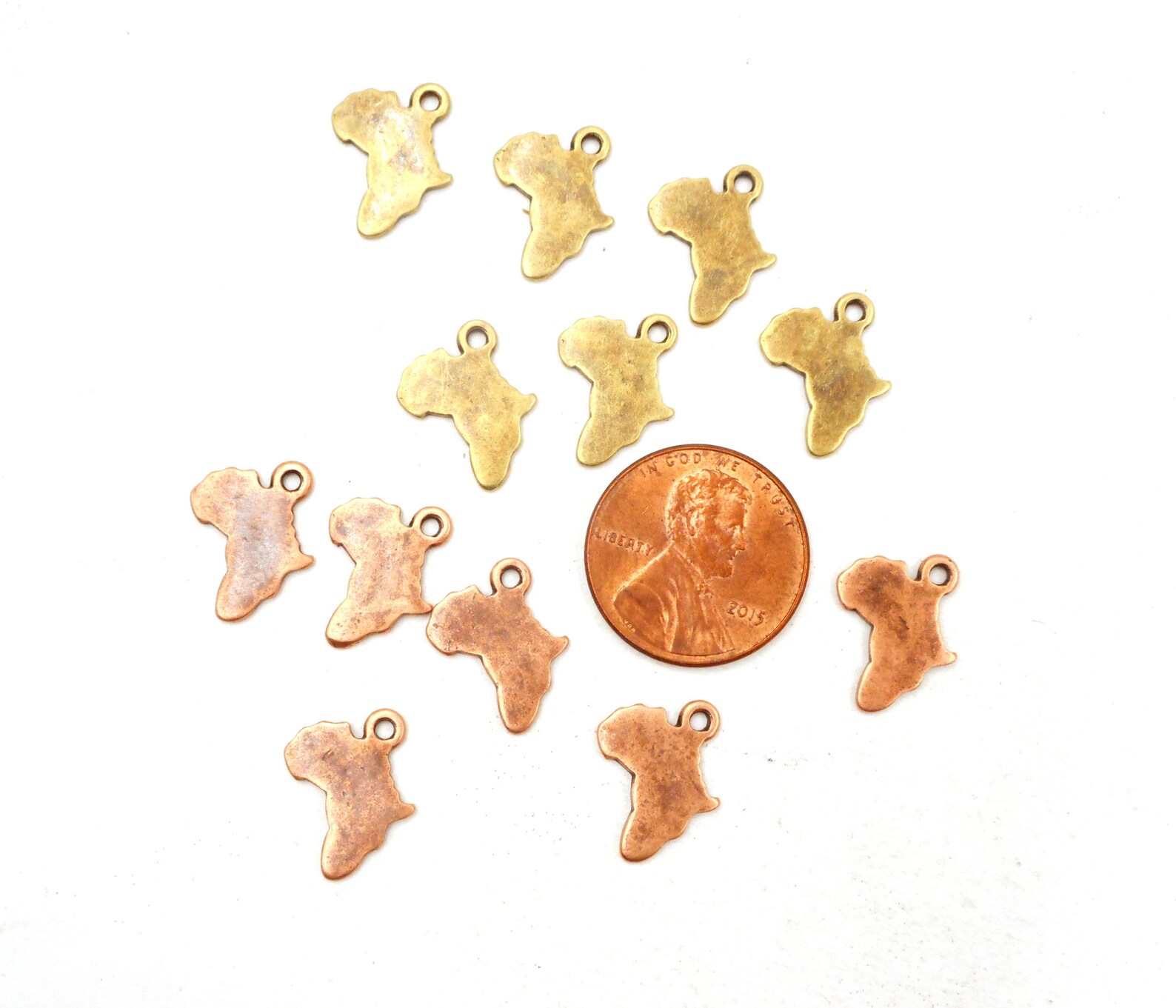 6 Antique Bronze or Antique Copper Africa Charms 21-18-9 - Etsy