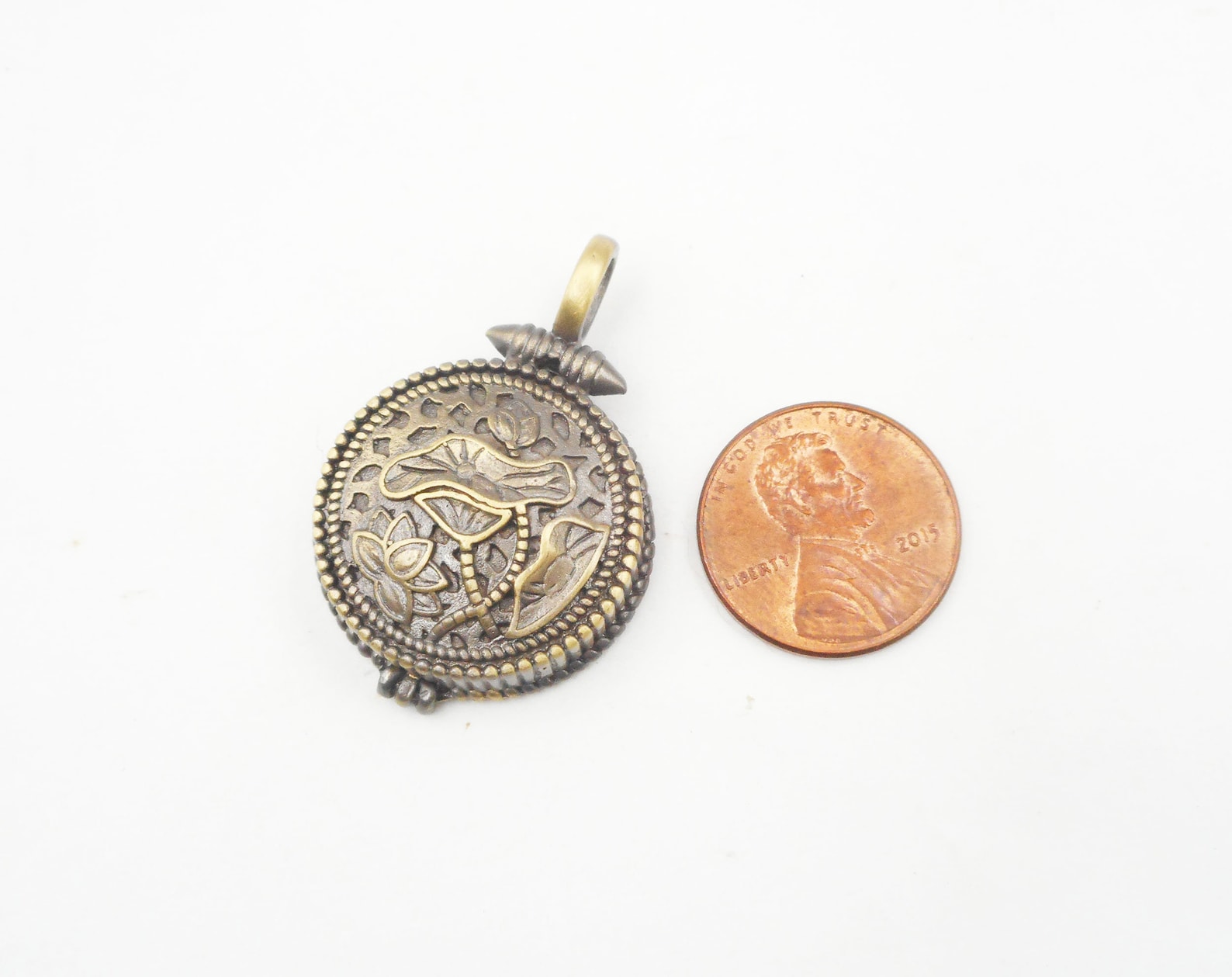 1 Antique Bronze Lotus Flower Locket With Hinged Lid 20-R-7 - Etsy