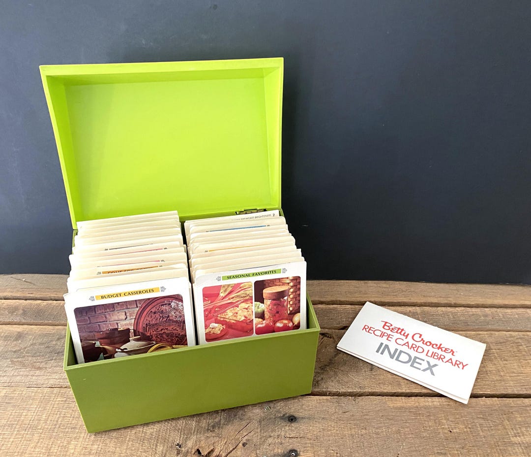 Vintage 1970s the Betty Crocker Recipe Card Library Two-tone Green ...