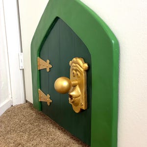 Alice in Wonderland Door Decoration and Prop, 20.5" Wide X 19.25" Tall ...
