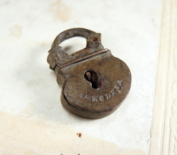 Home & Hobby Craft Supplies & Tools Brass finding Little Lock a19 Dig ...