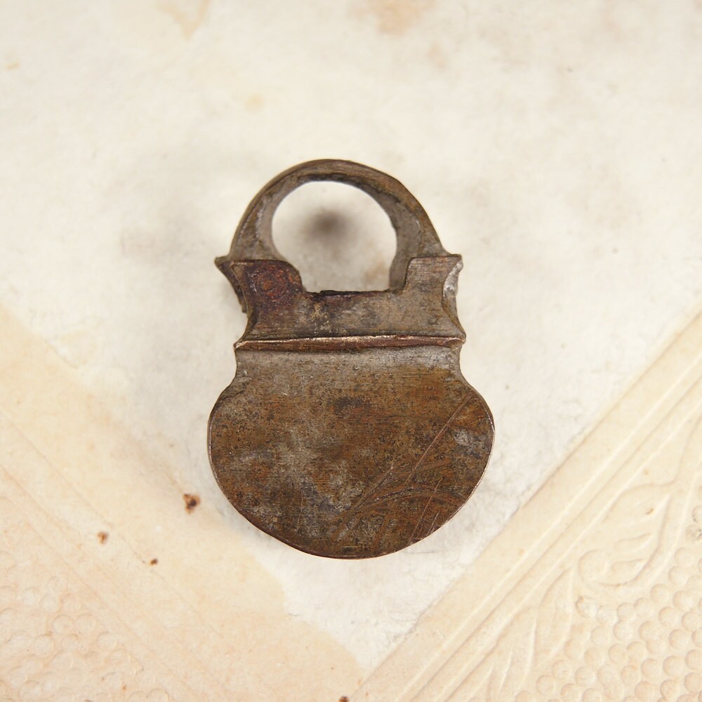 Home & Hobby Craft Supplies & Tools Brass finding Little Lock a19 Dig ...