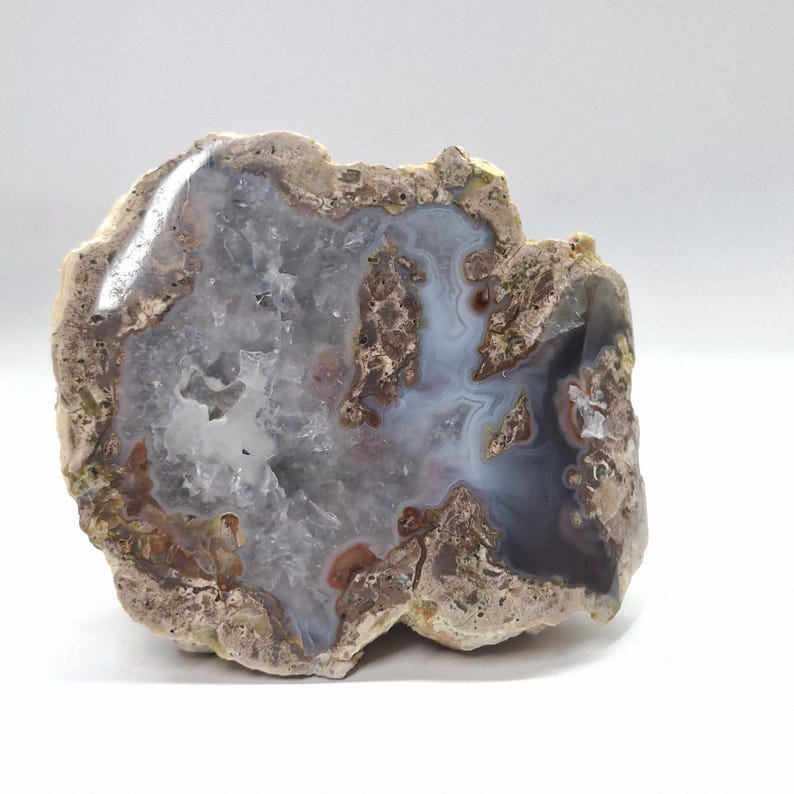 California Agate Jasper Geode Half, Hausser Geode Bed, Polished ...