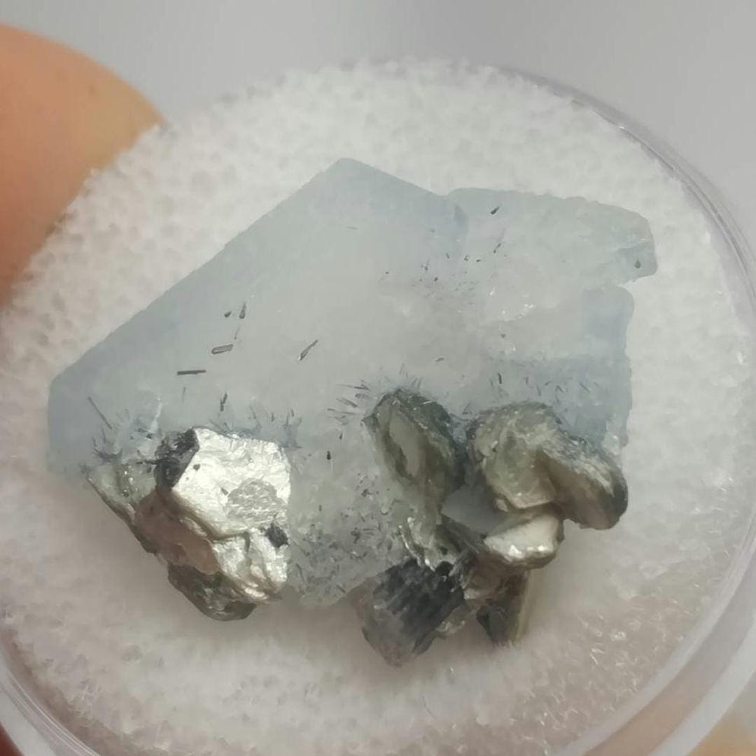 Vorobyevite, Rosterite, Alkali Beryl, Muscovite Mica, Tourmaline ...