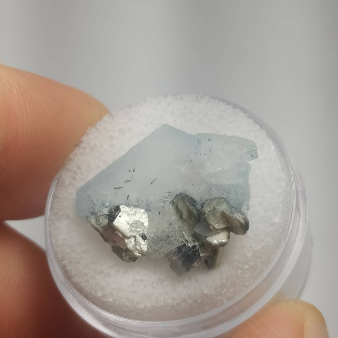 Alkali Beryl, Vorobyevite, Rosterite, Muscovite Mica, Tourmaline ...