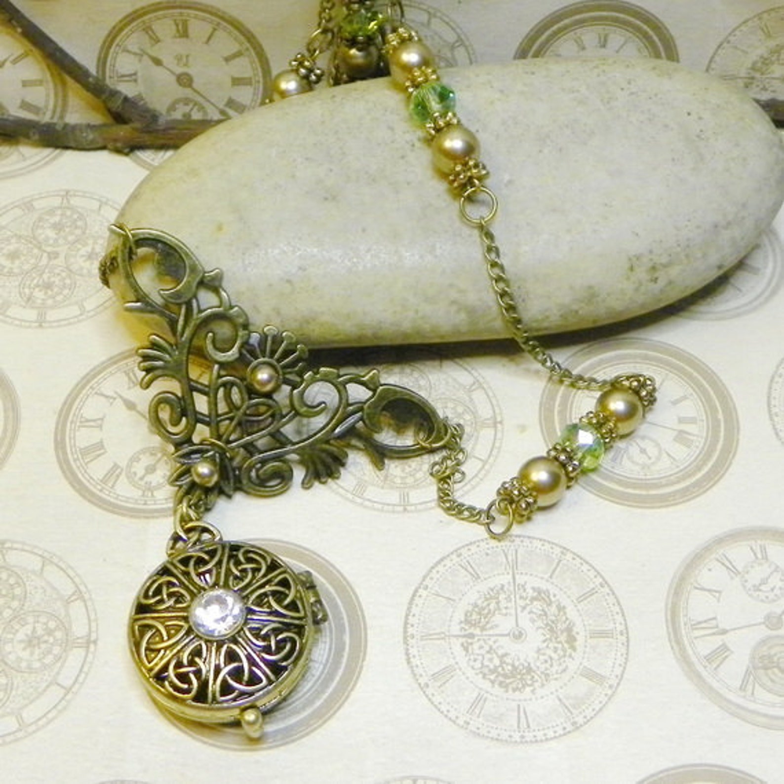 Victorian Green Locket - Etsy