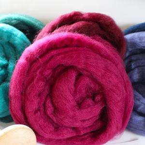 Bottom Whorl Drop Spindle Kit for Beginner Student W/ Fiber Wool Yarn ...