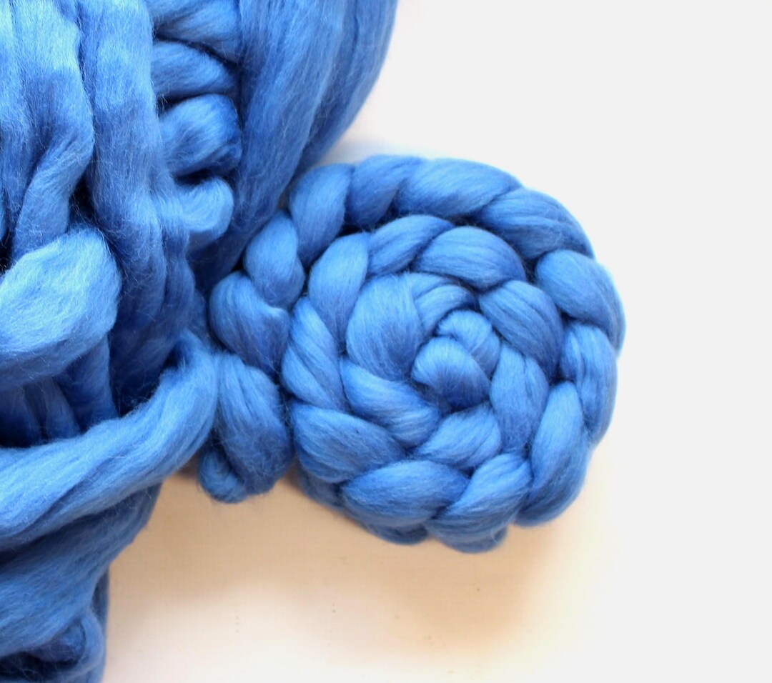 Blue Faced Leicester 'cornflower Blue' Wool Blend Combed Top Roving ...