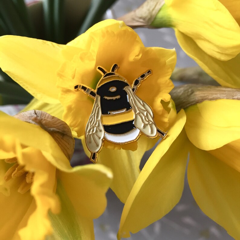 Bumble Bee Pin Badge - Etsy UK