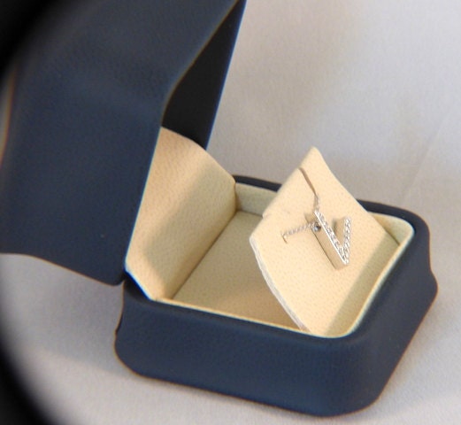 Diamond initial pendant in the letter V with 0.15 | Etsy