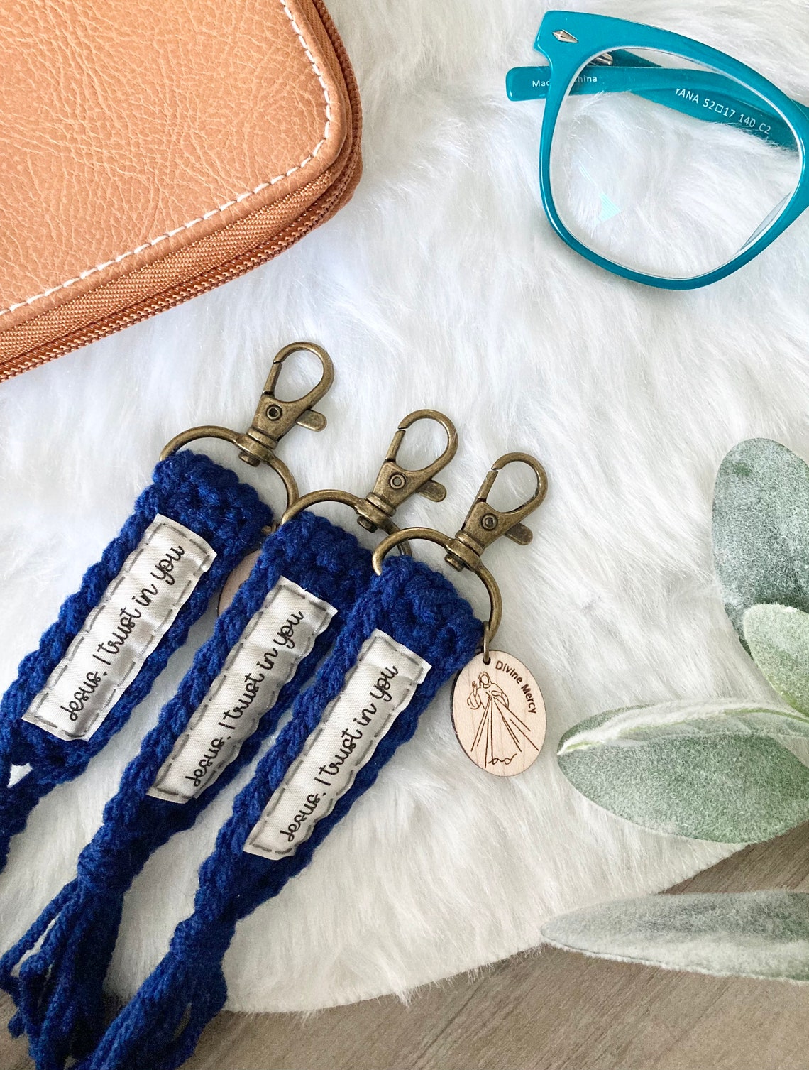 Keychain. Catholic Keychain With Charm. Divine Mercy Keychain. - Etsy