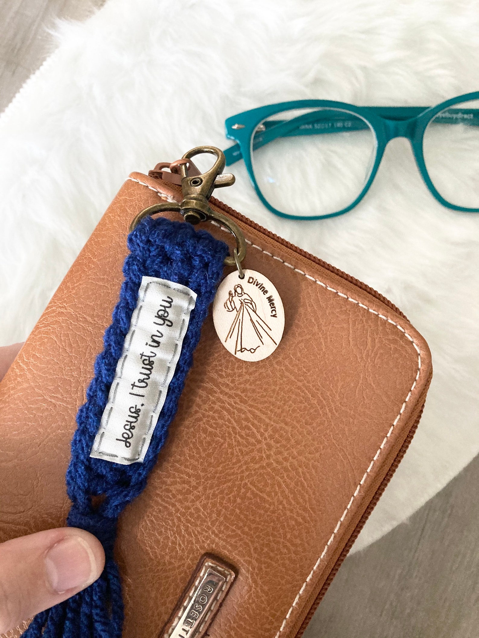 Keychain. Catholic Keychain With Charm. Divine Mercy Keychain. - Etsy