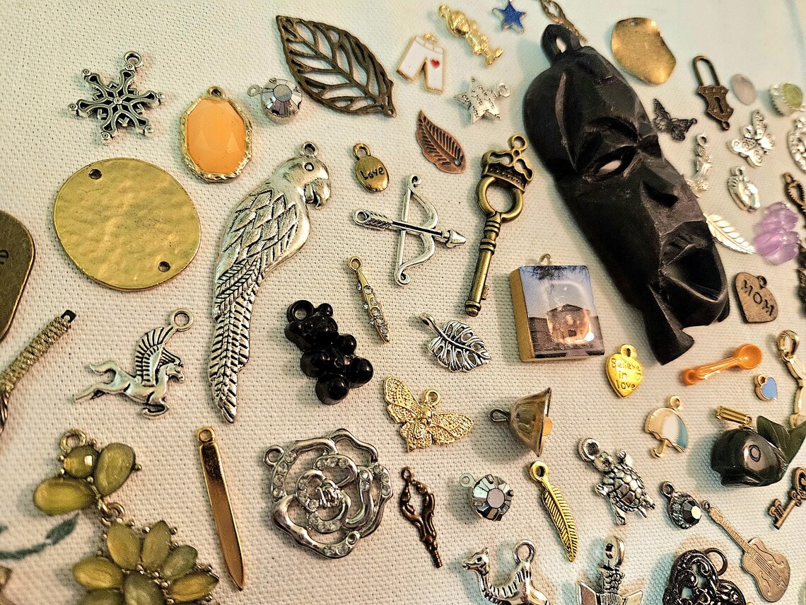 100 Vintage to Modern Mixed Random Charms or Pendants Lot 165 - Etsy