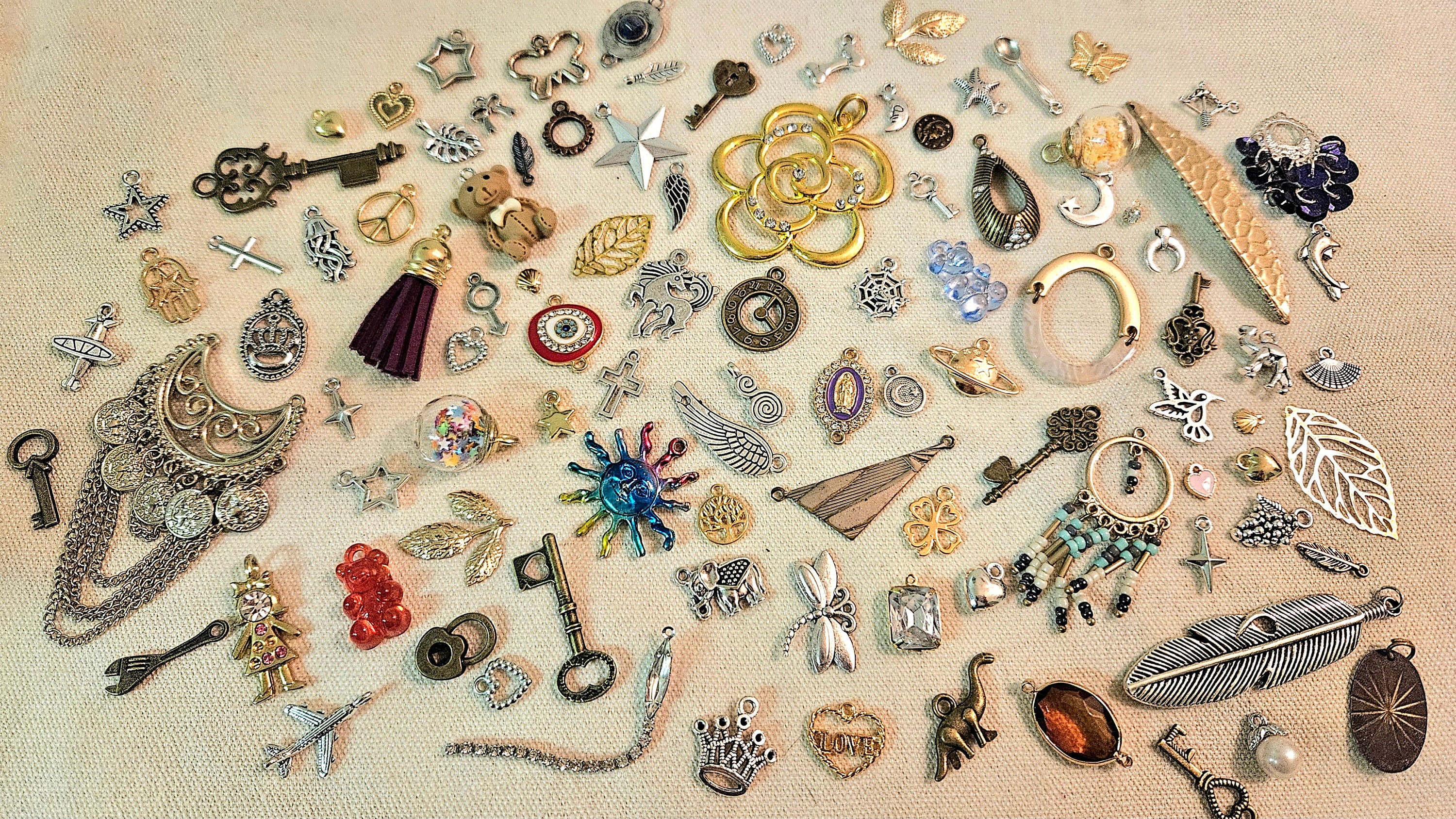 100 Vintage to Modern Mixed Random Charms or Pendants Lot b35 - Etsy