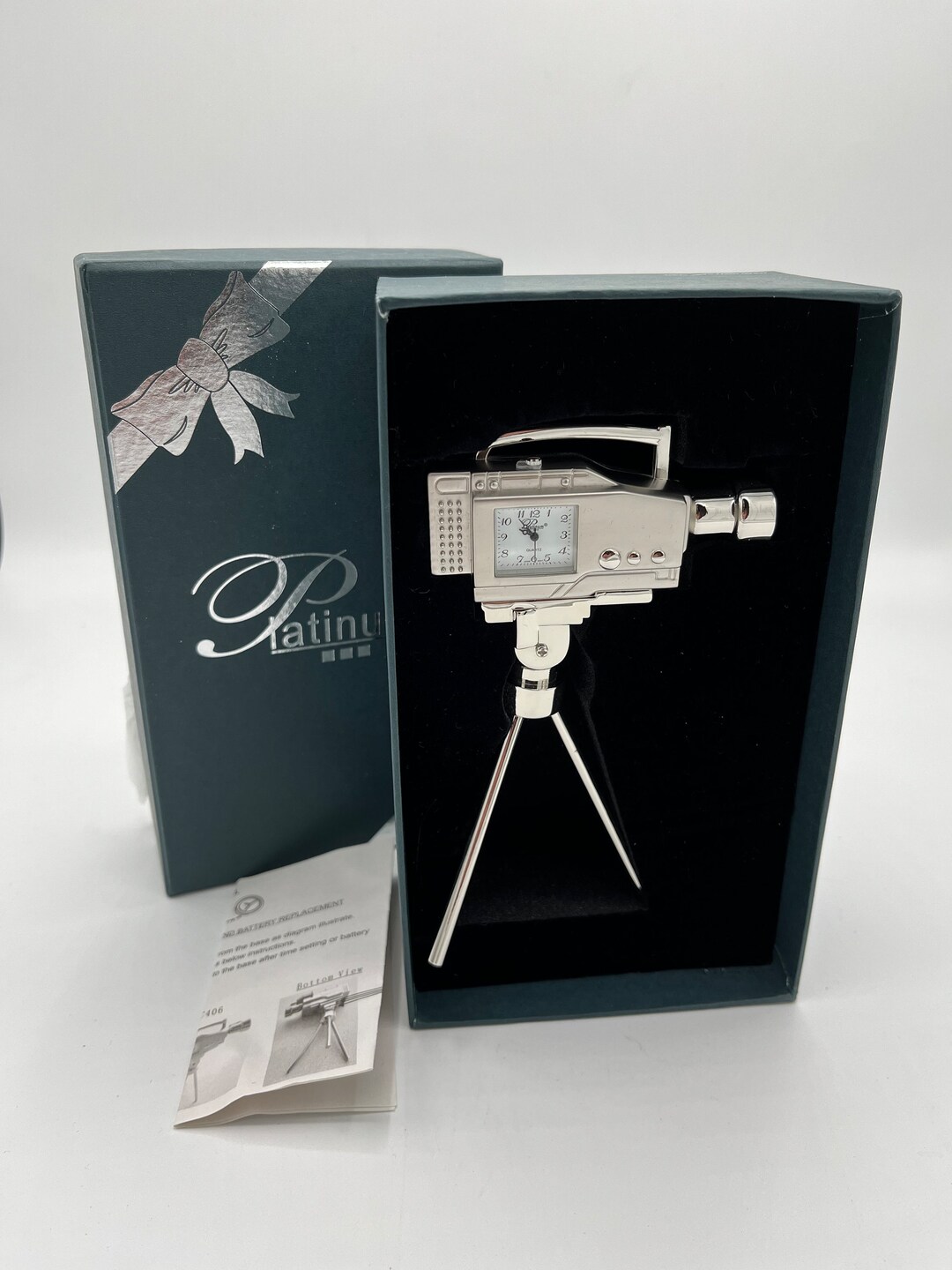 Silver Camera Clock | Mini Desk Clock | Hollywood Movie Camera | TV ...