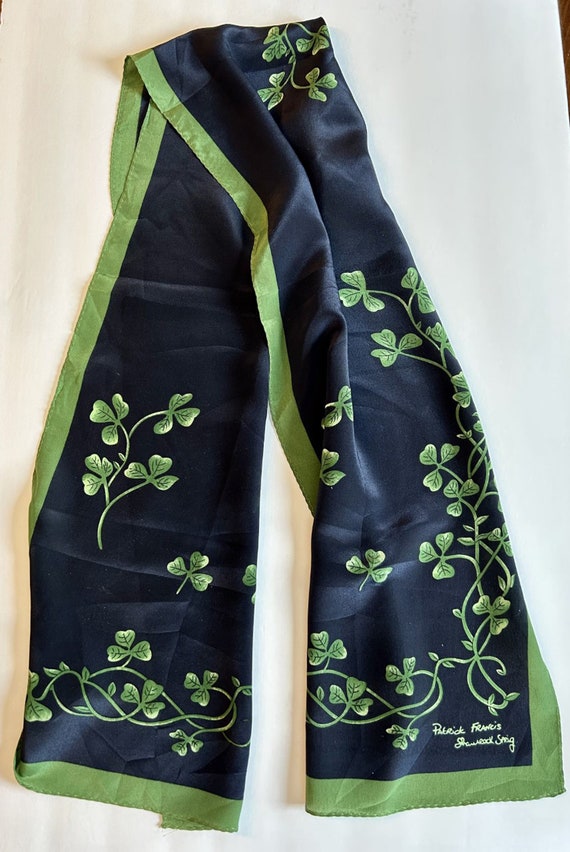 Shamrock scarf & pin - Gem