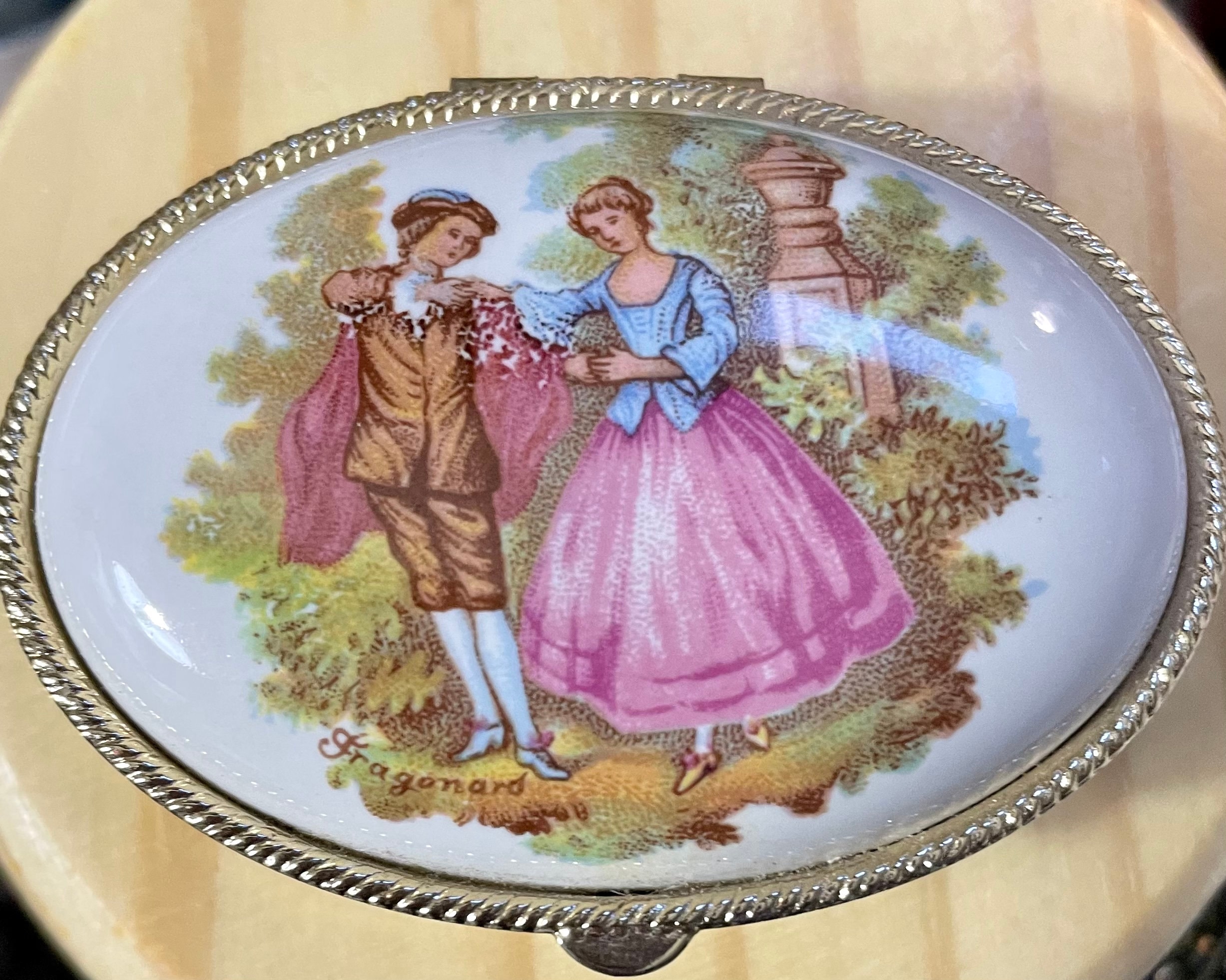 Fragonard Rococo Lovers Pill/trinket Box - Etsy