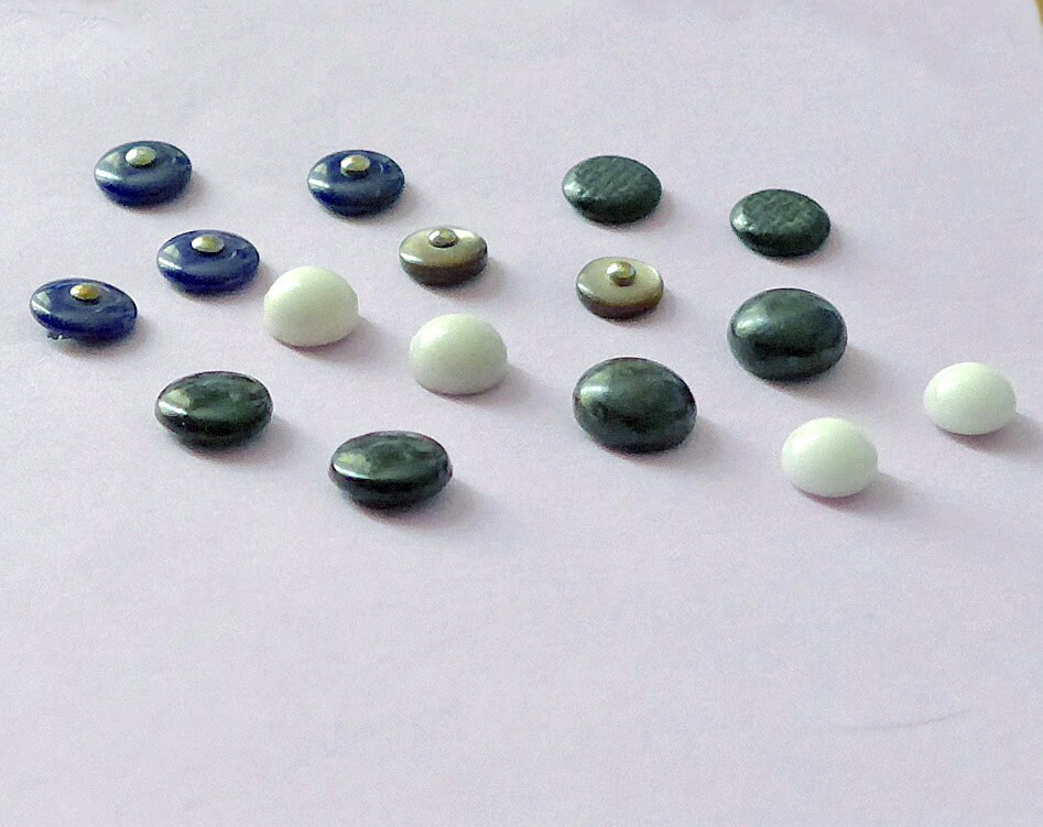 Shoe Buttons 8 Pairs 7 Different Antique/vintage. White - Etsy UK