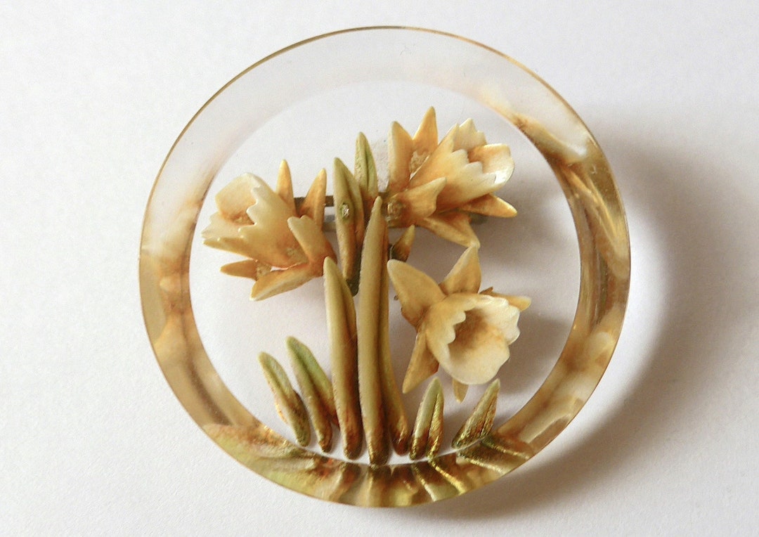 Lucite Brooch, Vintage. Featuring a Group of Daffodils, a Pretty Brooch ...