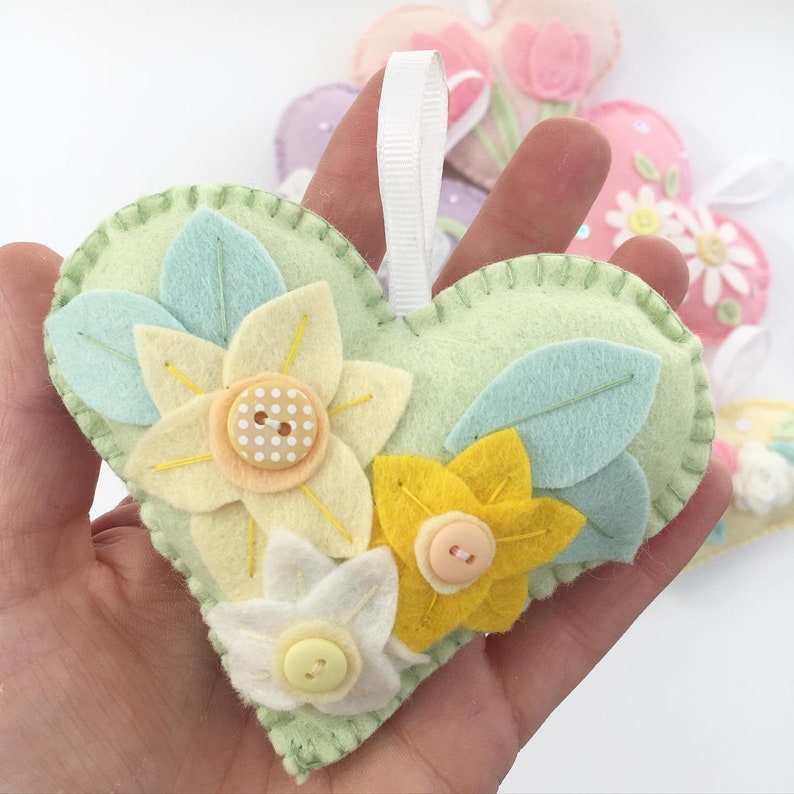 PDF Pattern Felt Flower Decorations. Floral Hearts. Felt Garland ...
