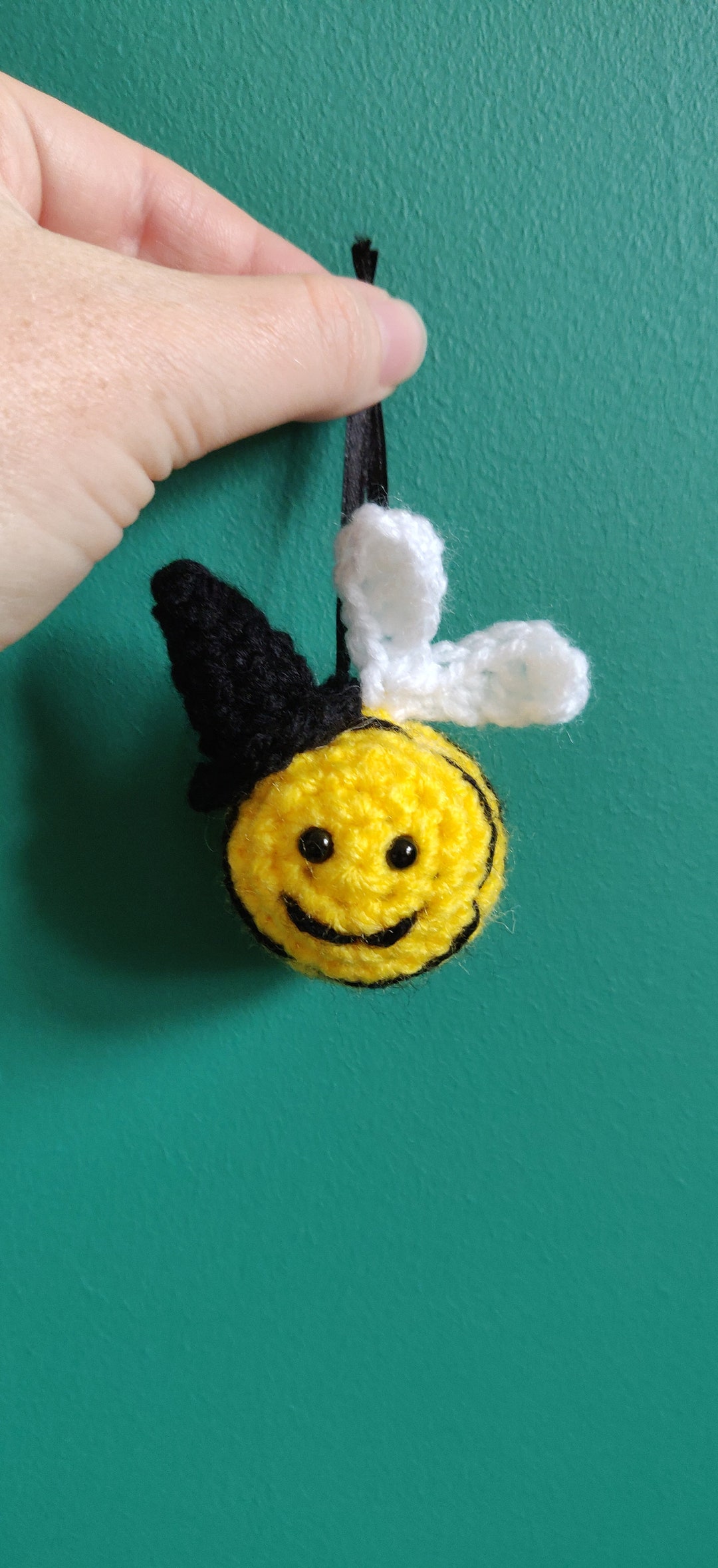 Bee Witched, Witch Bee With Black Hat Halloween Bee, Scary Bee ...
