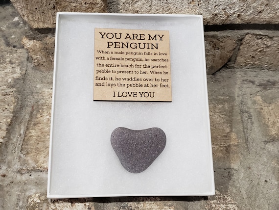 Penguin Love Pebble