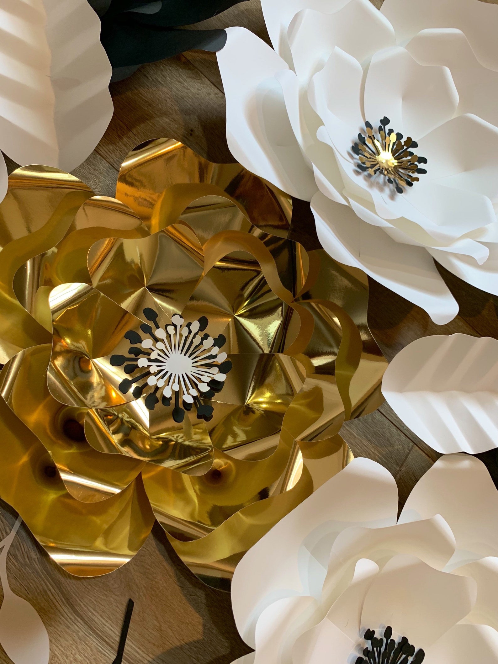 Black and Gold Flowers/backdrop Flowers/anniversary | Etsy