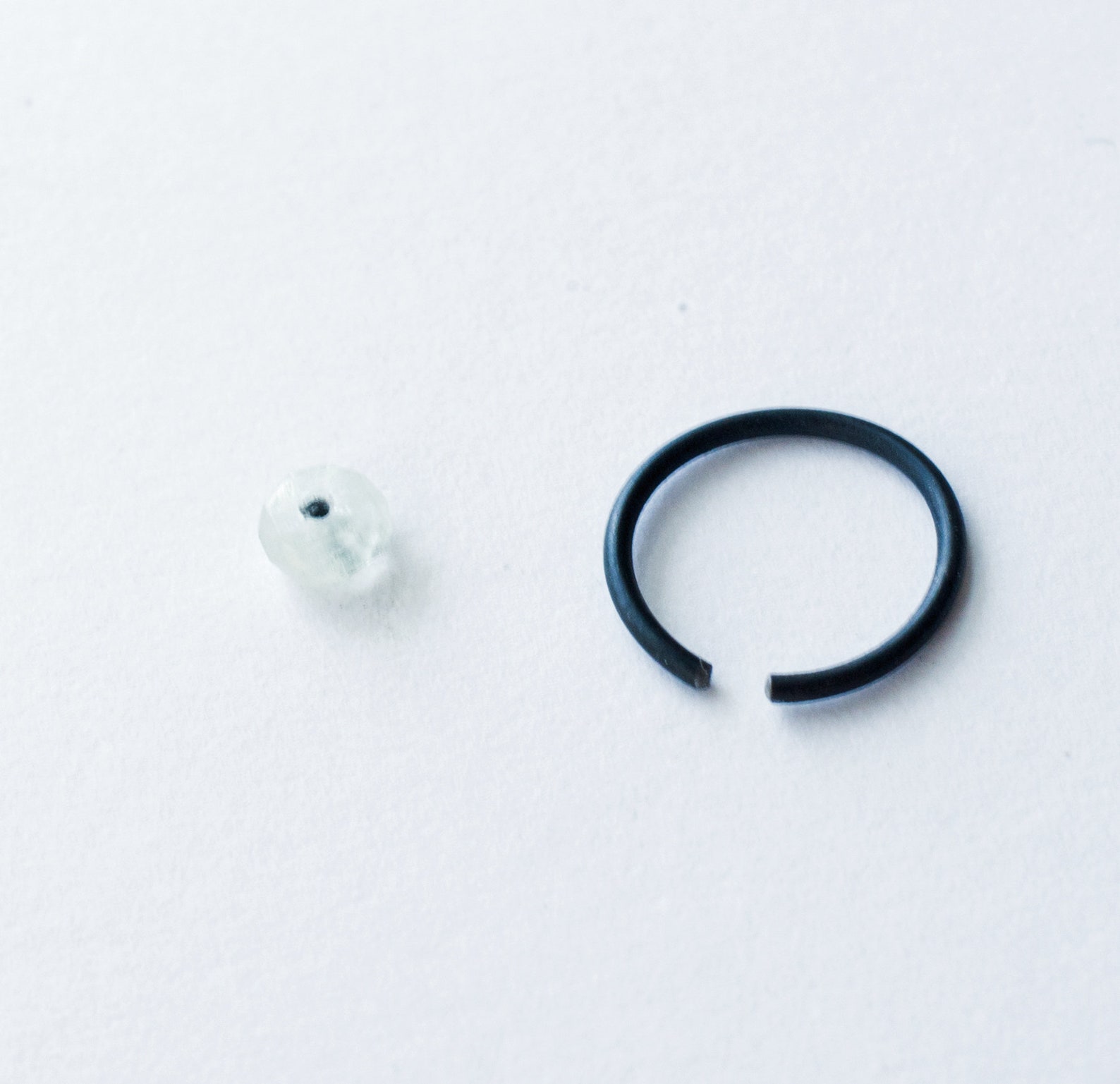 Niobium Emerald Captive Bead Piercing Ring 18g 16g 14g Conch - Etsy