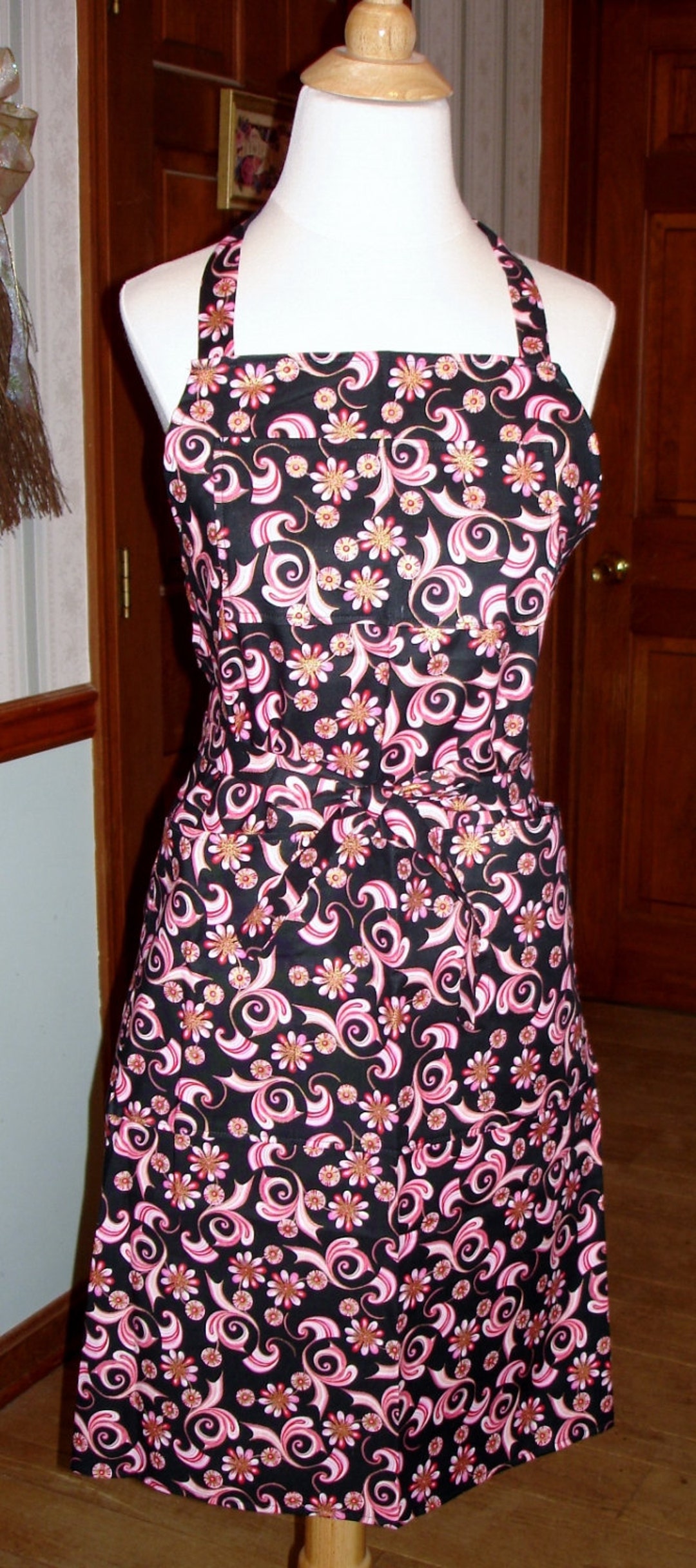 Pink Scrolls on Black Bib Apron Handmade by Jane Ellen - Etsy