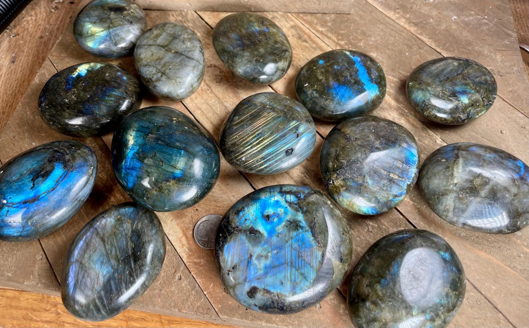 One Labradorite Palm Stone, Smooth Polished Labradorite Stone, Palm ...