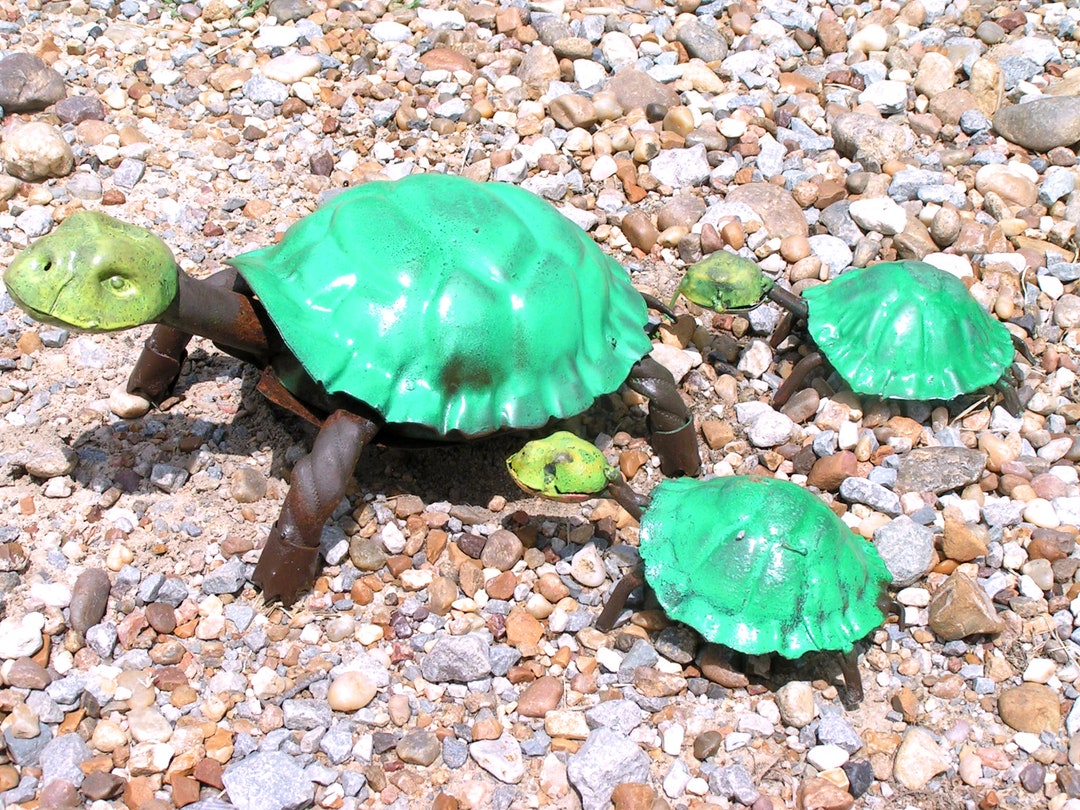 THREE Metal Art Colorful Turtles Junk Iron Art HAND painted - Etsy.de