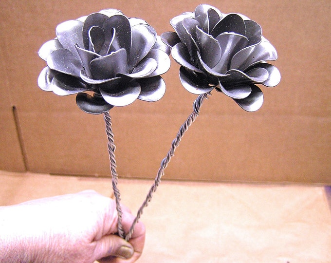 Groovy Metal Flowers - Etsy