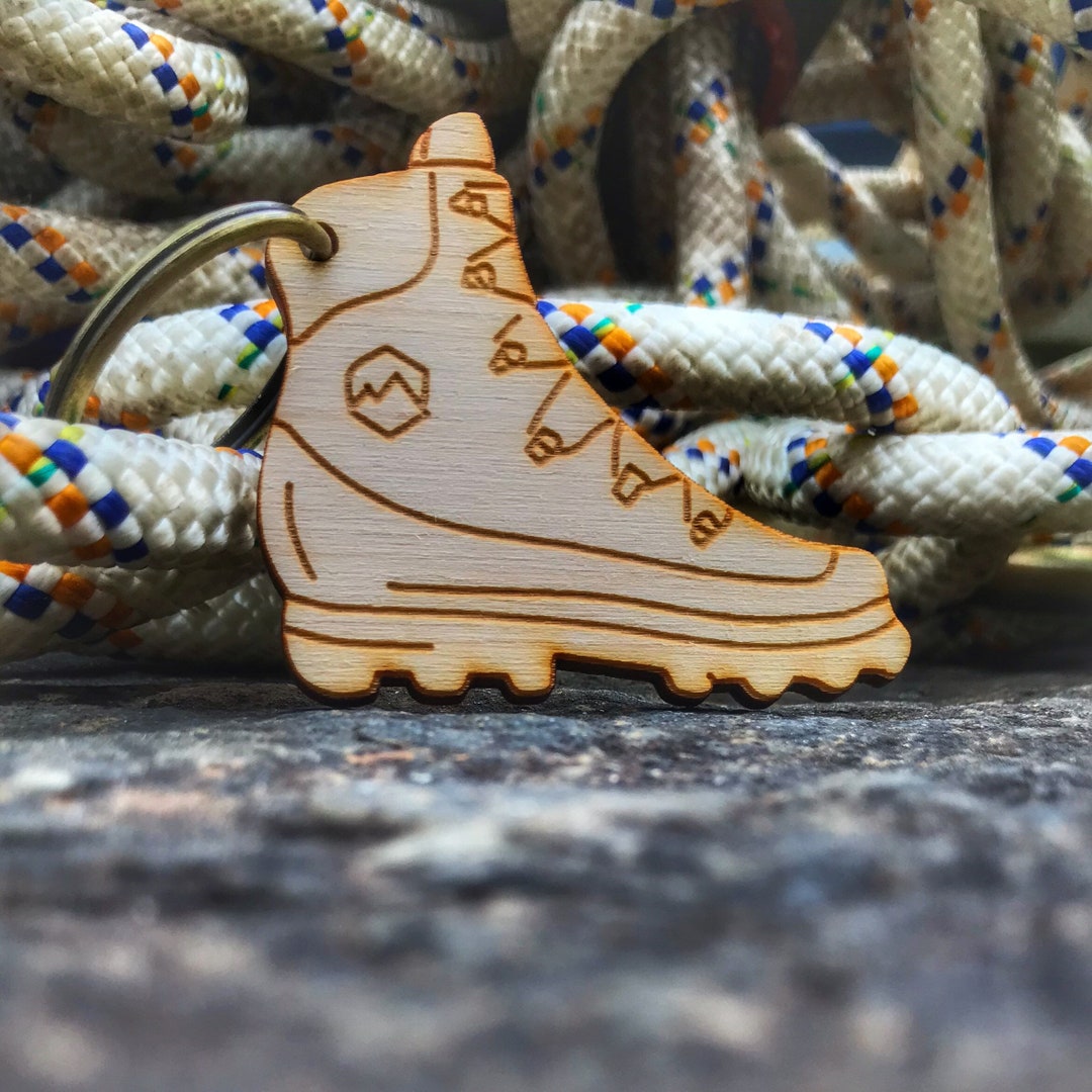 Wooden Hiking Boot Keyring: Sustainable Birch Keychain - Etsy