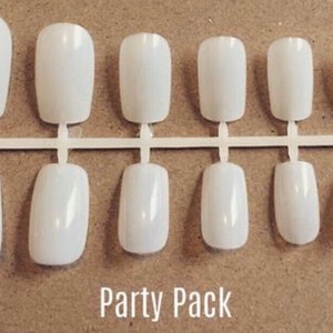 Set of 20 Handpainted Rose Red Matte Nails CHOOSE YOUR | Etsy