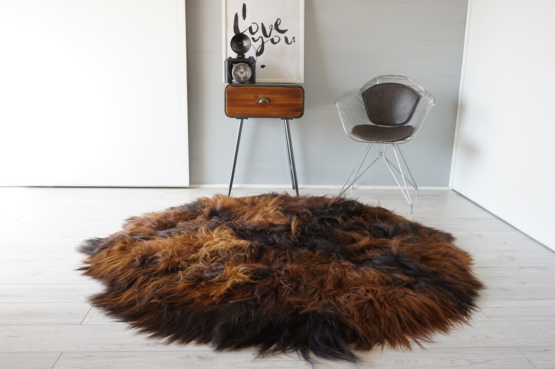 Genuine Round Natural Icelandic Sheepskin Rug Round Sheepskin Rug ...