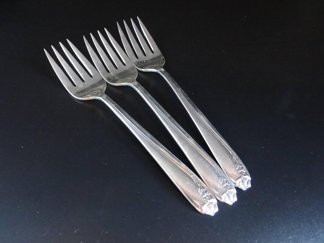 Three Wm Rogers IS Tupperware Rose Silverplate Salad Forks Vintage ...