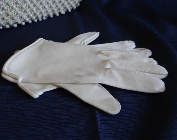Vintage off White Gloves With Side Slit Small Wrist Length - Etsy
