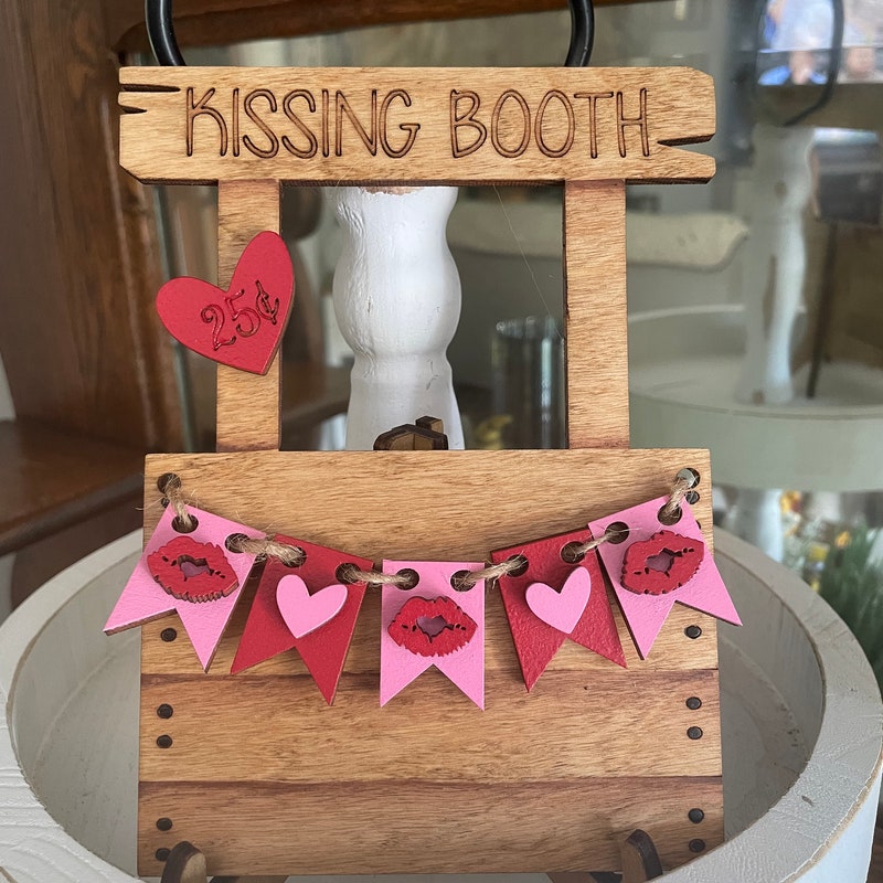 Kissing Booth Sign - Etsy